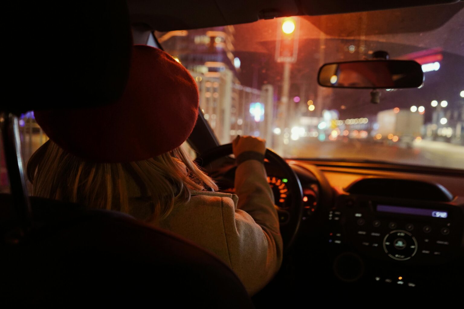 Por qué nuestra visión empeora al conducir de noche - Humanos